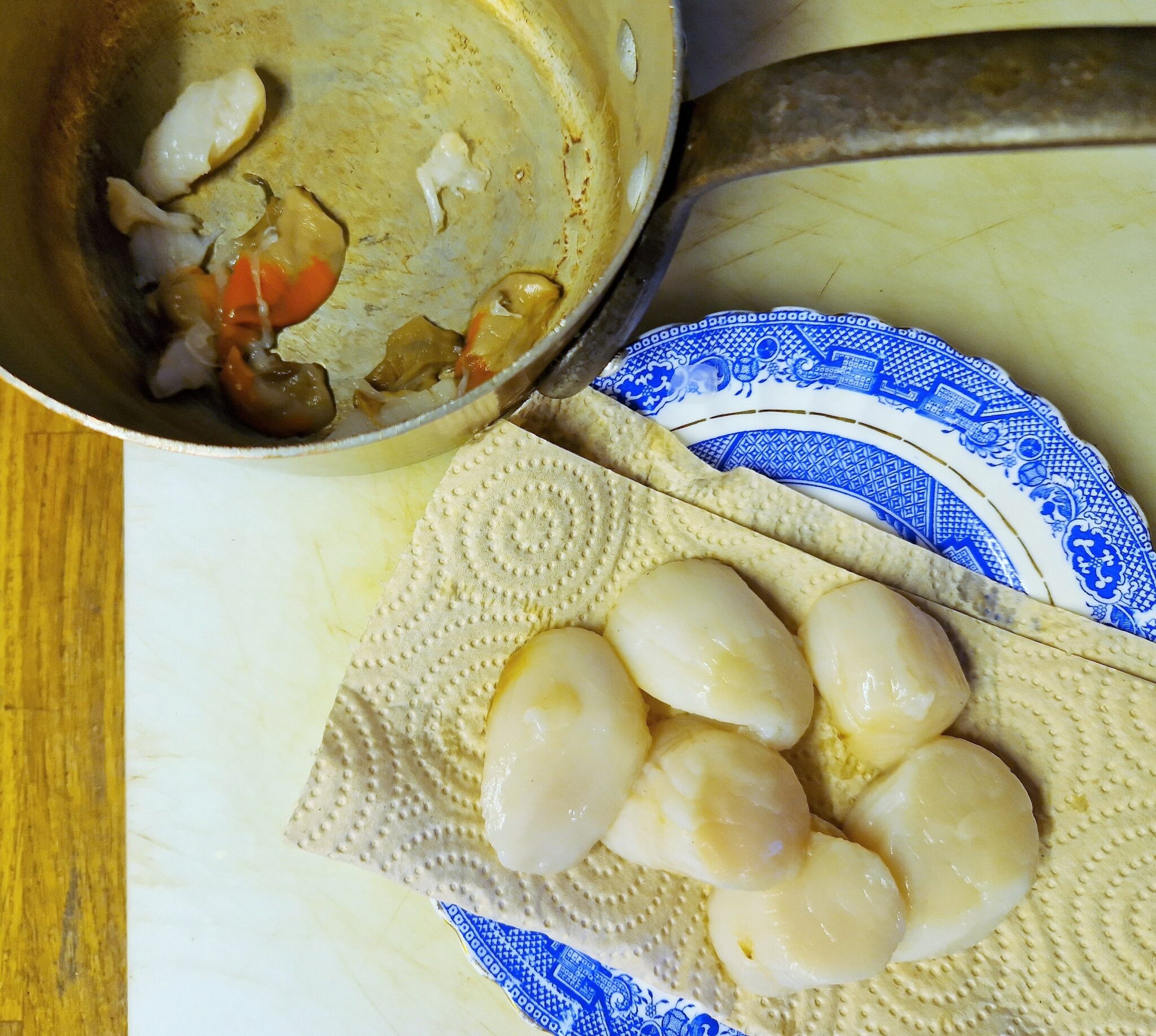 Pan-seared scallops with creamed fennel and leeks – Jim Drohman